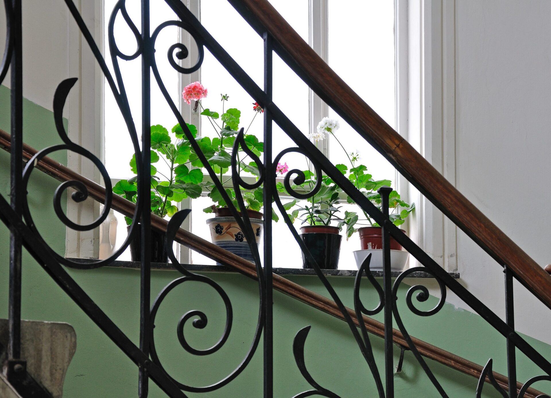 Staircase Railing Styles that will Elevate your Design - Merit Real Estate